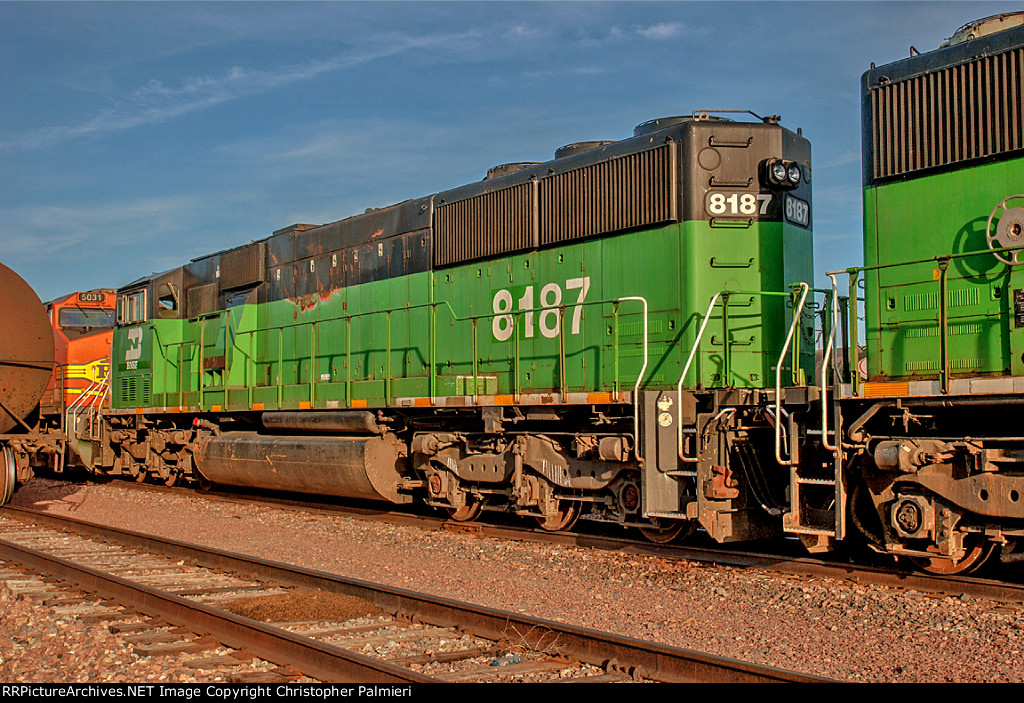 BNSF 8187